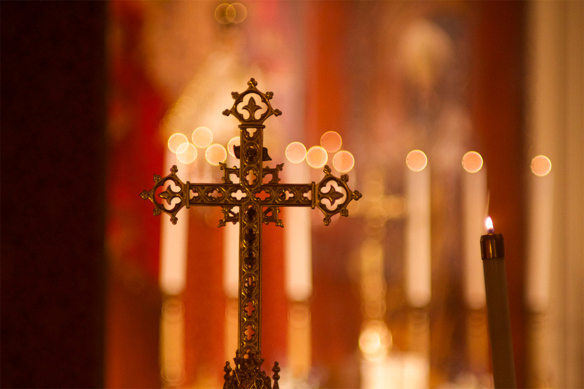 WEDNESDAY of Holy Week – April 8th – Stations of the Cross at home ...